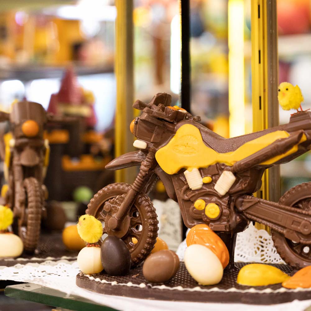Mona De Pascua De Chocolate Bombonería Pons